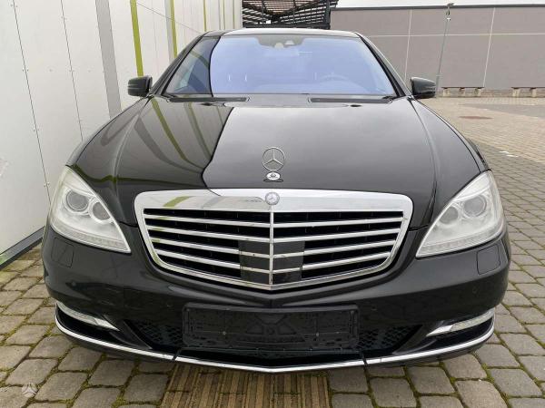 Melns Mercedes-Benz S 350 2011 Raseiniai, ar dzinēja tilpumu 2.99 L un nobraukumu 314 tūkst. km par 9900 €, foto 9 vietnē AUTOMOTO.COM.LV