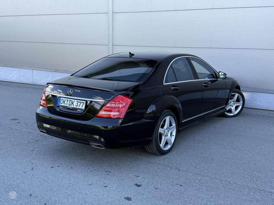 Melns Mercedes-Benz S 350 2011 Rīga, ar dzinēja tilpumu 2.99 L un nobraukumu 209 tūkst. km par 18588 €, foto 5 vietnē AUTOMOTO.COM.LV