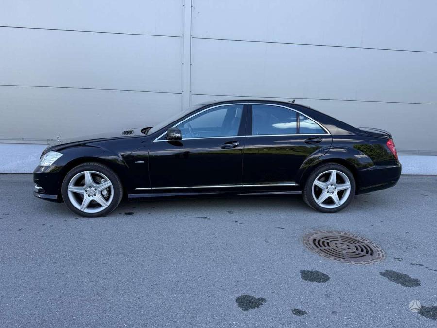 Melns Mercedes-Benz S 350 2011 Rīga, ar dzinēja tilpumu 2.99 L un nobraukumu 209 tūkst. km par 18588 €, foto 8 vietnē AUTOMOTO.COM.LV