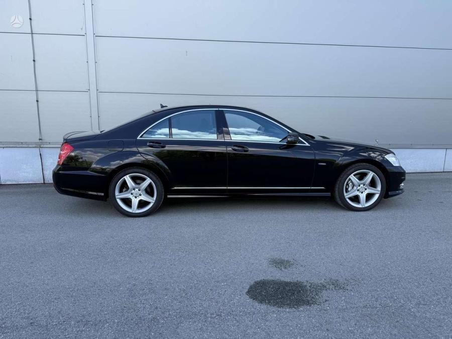 Melns Mercedes-Benz S 350 2011 Rīga, ar dzinēja tilpumu 2.99 L un nobraukumu 209 tūkst. km par 18588 €, foto 9 vietnē AUTOMOTO.COM.LV