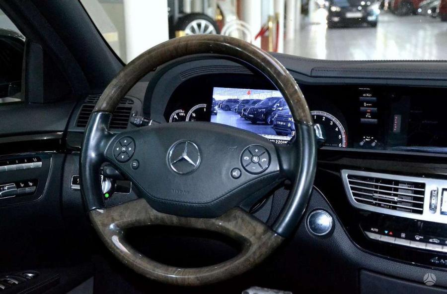 Melns Mercedes-Benz S 350 2011 Rīga, ar dzinēja tilpumu 2.99 L un nobraukumu 209 tūkst. km par 18588 €, foto 23 vietnē AUTOMOTO.COM.LV