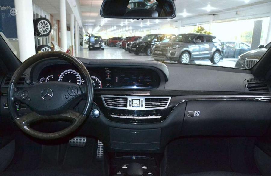 Melns Mercedes-Benz S 350 2011 Rīga, ar dzinēja tilpumu 2.99 L un nobraukumu 209 tūkst. km par 18588 €, foto 24 vietnē AUTOMOTO.COM.LV