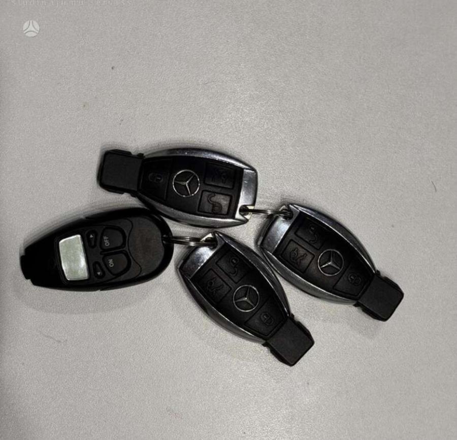 Melns Mercedes-Benz S 350 2011 Rīga, ar dzinēja tilpumu 2.99 L un nobraukumu 209 tūkst. km par 18588 €, foto 35 vietnē AUTOMOTO.COM.LV
