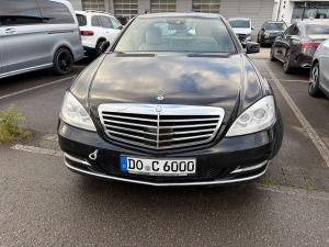 Melns Mercedes-Benz S 350 2012 Jurbarkas, ar dzinēja tilpumu 3.50 L un nobraukumu 112 tūkst. km par 7999 €, foto  vietnē AUTOMOTO.COM.LV