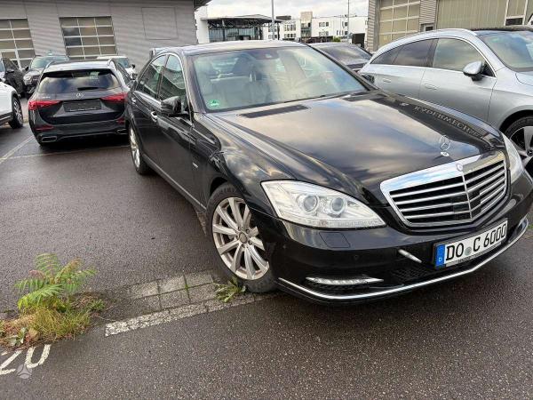 Черный Мерседес С 350 2012 в Юрбаркас, объемом двигателя 3.50 л и пробегом 112 тыс. км за 7999 €, фото 6 на AUTOMOTO.COM.LV