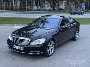 Black Mercedes-Benz S 350 2012 in Riga, with an engine capacity of 3.00 L and mileage of 230 thousand km for 13400 €, photo 3 on AUTOMOTO.COM.LV
