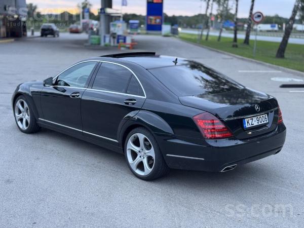 Mercedes-Benz S 350 2012 Rīga vietnē Melns Mercedes-Benz S 350 2012 Rīga, ar dzinēja tilpumu 3.00 L un nobraukumu 230 tūkst. km par 13400 €, foto 6 vietnē AUTOMOTO.COM.LV