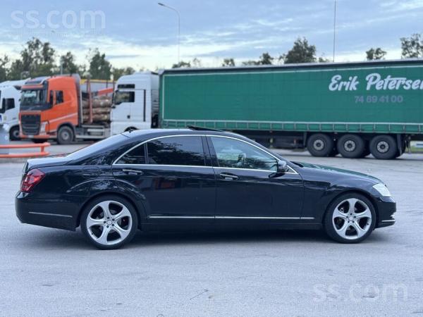 Mercedes-Benz S 350 2012 Rīga vietnē Melns Mercedes-Benz S 350 2012 Rīga, ar dzinēja tilpumu 3.00 L un nobraukumu 230 tūkst. km par 13400 €, foto 7 vietnē AUTOMOTO.COM.LV
