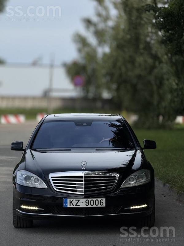 Mercedes-Benz S 350 2012 Rīga vietnē Melns Mercedes-Benz S 350 2012 Rīga, ar dzinēja tilpumu 3.00 L un nobraukumu 230 tūkst. km par 13400 €, foto 9 vietnē AUTOMOTO.COM.LV