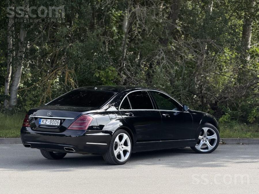 Black Mercedes-Benz S 350 2012 in Riga, with an engine capacity of 3.00 L and mileage of 230 thousand km for 13400 €, photo 13 on AUTOMOTO.COM.LV