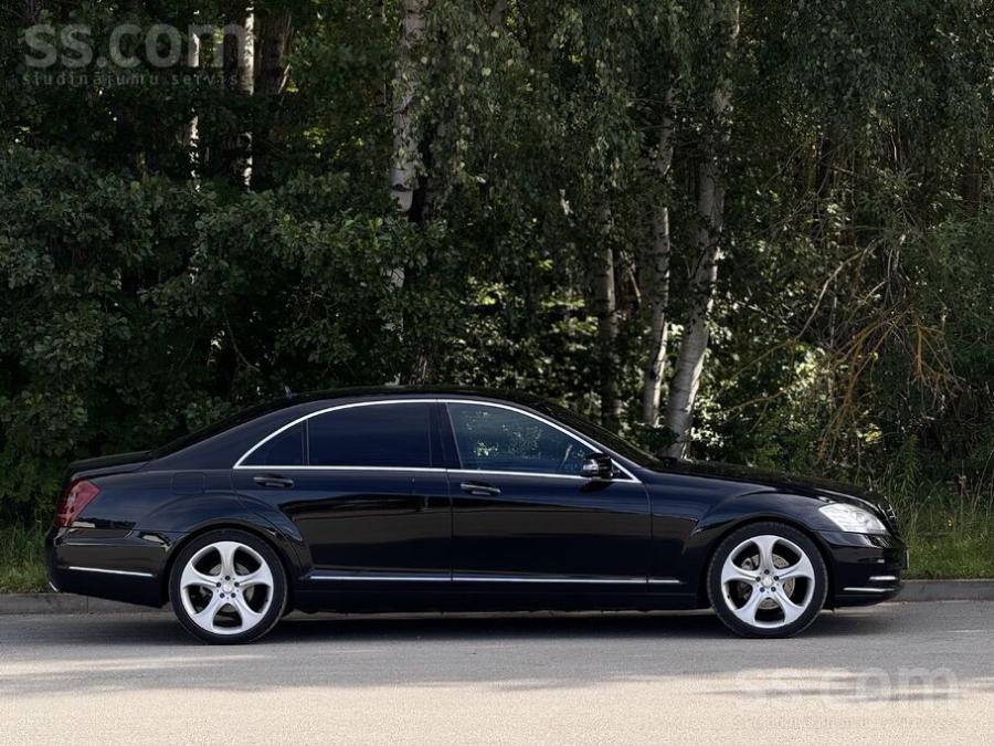 Black Mercedes-Benz S 350 2012 in Riga, with an engine capacity of 3.00 L and mileage of 230 thousand km for 13400 €, photo 15 on AUTOMOTO.COM.LV
