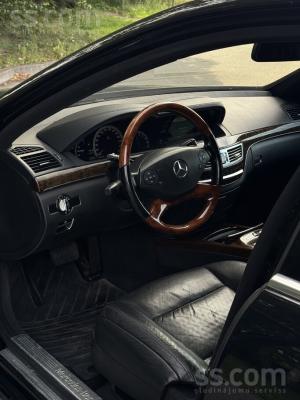 Black Mercedes-Benz S 350 2012 in Riga, with an engine capacity of 3.00 L and mileage of 230 thousand km for 13400 €, photo 18 on AUTOMOTO.COM.LV