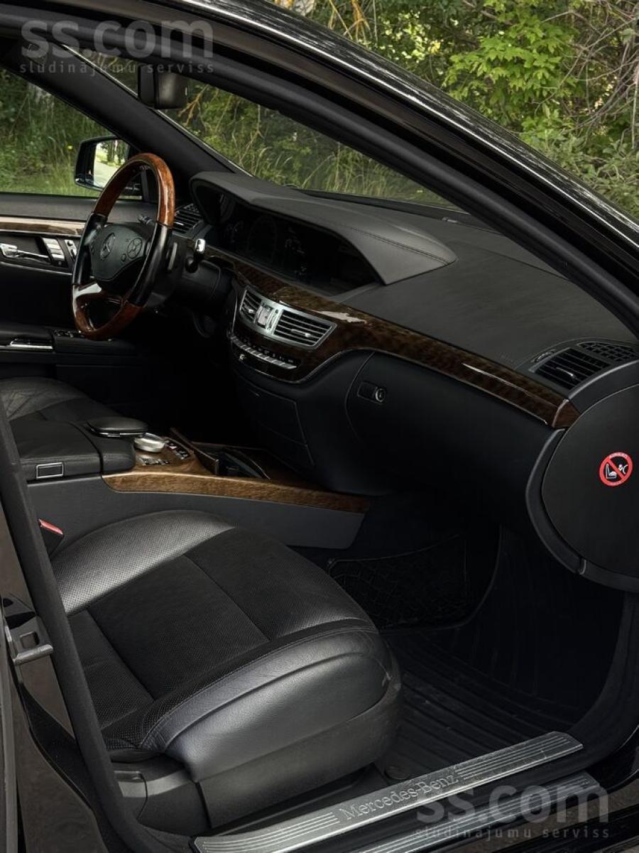 Black Mercedes-Benz S 350 2012 in Riga, with an engine capacity of 3.00 L and mileage of 230 thousand km for 13400 €, photo 19 on AUTOMOTO.COM.LV