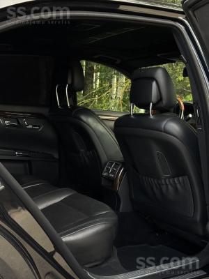 Black Mercedes-Benz S 350 2012 in Riga, with an engine capacity of 3.00 L and mileage of 230 thousand km for 13400 €, photo 20 on AUTOMOTO.COM.LV