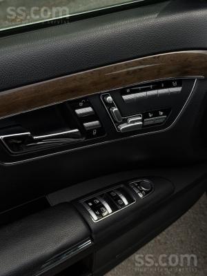 Black Mercedes-Benz S 350 2012 in Riga, with an engine capacity of 3.00 L and mileage of 230 thousand km for 13400 €, photo 22 on AUTOMOTO.COM.LV