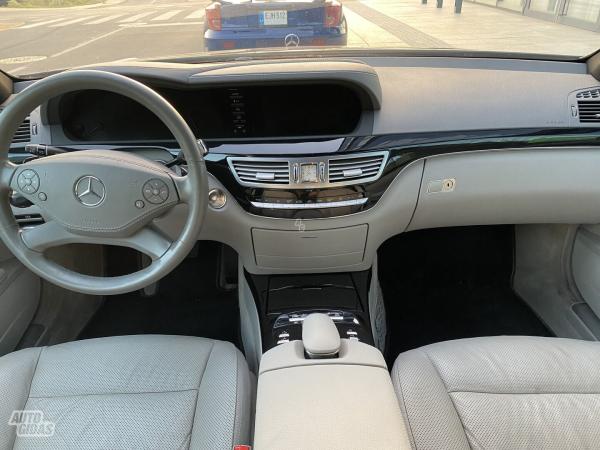 Мерседес С 350 2012 в Вильнюс на AUTOMOTO.COM.LV Черный Мерседес С 350 2012 в Вильнюс, объемом двигателя 3.00 л и пробегом 180 тыс. км за 12900 €, фото 6 на AUTOMOTO.COM.LV