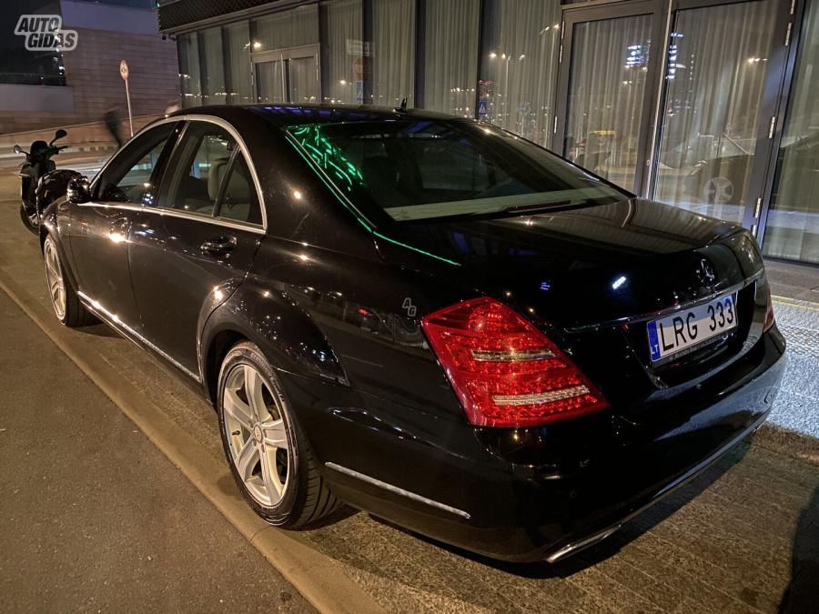 Черный Мерседес С 350 2012 в Вильнюс, объемом двигателя 3.00 л и пробегом 180 тыс. км за 12900 €, фото 14 на AUTOMOTO.COM.LV