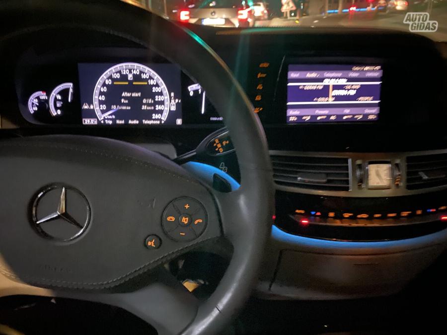 Черный Мерседес С 350 2012 в Вильнюс, объемом двигателя 3.00 л и пробегом 180 тыс. км за 12900 €, фото 18 на AUTOMOTO.COM.LV