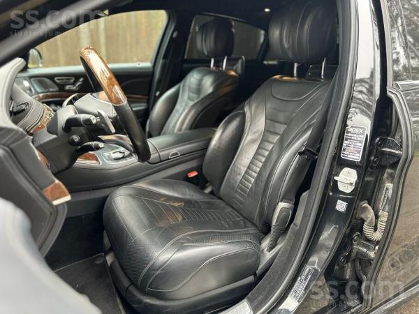 Black Mercedes-Benz S 350 2013 in Riga, with an engine capacity of 3.50 L and mileage of 204 thousand km for 27500 €, photo 10 on AUTOMOTO.COM.LV