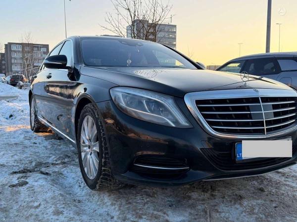 Black Mercedes-Benz S 350 2013 in Vilnius, with an engine capacity of 2.99 L and mileage of 357 thousand km for 16990 €, photo 2 on AUTOMOTO.COM.LV