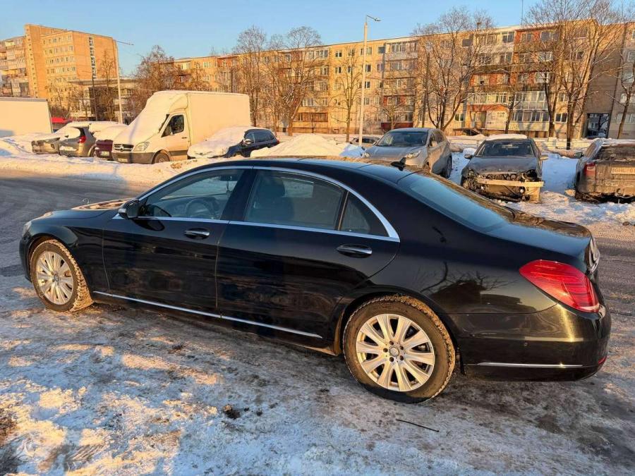 Black Mercedes-Benz S 350 2013 in Vilnius, with an engine capacity of 2.99 L and mileage of 357 thousand km for 16990 €, photo 8 on AUTOMOTO.COM.LV
