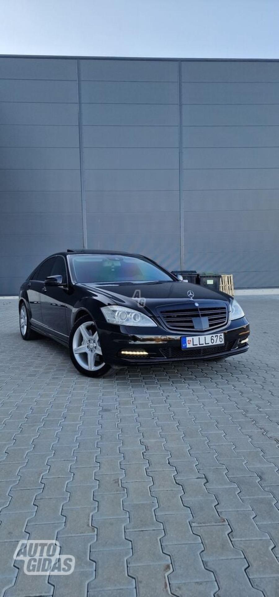 Melns Mercedes-Benz S 350 2013 Šauļi, ar dzinēja tilpumu 3.00 L un nobraukumu 166 tūkst. km par 13500 €, foto 1 vietnē AUTOMOTO.COM.LV