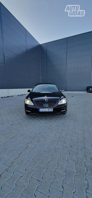 Melns Mercedes-Benz S 350 2013 Šauļi, ar dzinēja tilpumu 3.00 L un nobraukumu 166 tūkst. km par 13500 €, foto 6 vietnē AUTOMOTO.COM.LV