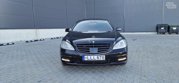 Melns Mercedes-Benz S 350 2013 Šauļi, ar dzinēja tilpumu 3.00 L un nobraukumu 166 tūkst. km par 13500 €, foto 9 vietnē AUTOMOTO.COM.LV