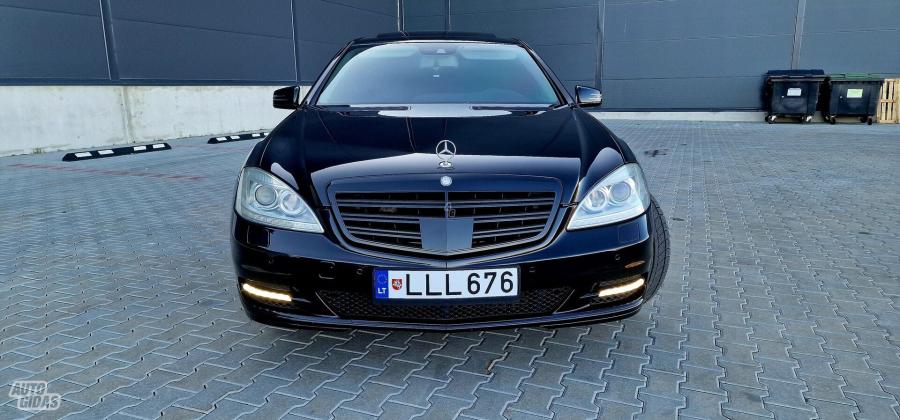 Melns Mercedes-Benz S 350 2013 Šauļi, ar dzinēja tilpumu 3.00 L un nobraukumu 166 tūkst. km par 13500 €, foto 15 vietnē AUTOMOTO.COM.LV