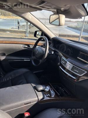Melns Mercedes-Benz S 350 2013 Jūrmala, ar dzinēja tilpumu 3.50 L un nobraukumu 147 tūkst. km par 17900 €, foto 12 vietnē AUTOMOTO.COM.LV