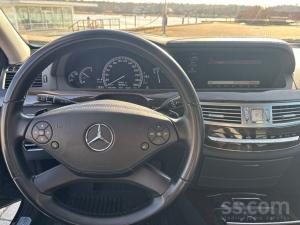 Melns Mercedes-Benz S 350 2013 Jūrmala, ar dzinēja tilpumu 3.50 L un nobraukumu 147 tūkst. km par 17900 €, foto 15 vietnē AUTOMOTO.COM.LV