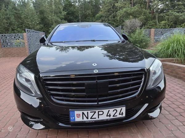Black Mercedes-Benz S 350 2013 in Utena, with an engine capacity of 2.99 L and mileage of 323 thousand km for 16300 €, photo 7 on AUTOMOTO.COM.LV