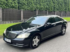 Черный Мерседес С 350 2013 в Вильнюс, объемом двигателя 2.99 л и пробегом 280 тыс. км за 10500 €, фото 3 на AUTOMOTO.COM.LV