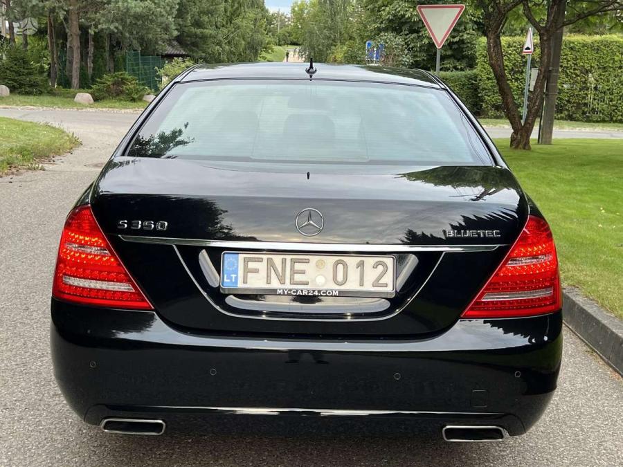 Черный Мерседес С 350 2013 в Вильнюс, объемом двигателя 2.99 л и пробегом 280 тыс. км за 10500 €, фото 9 на AUTOMOTO.COM.LV
