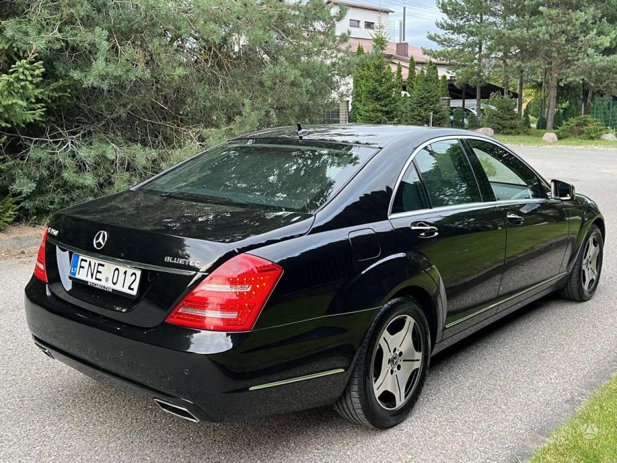Черный Мерседес С 350 2013 в Вильнюс, объемом двигателя 2.99 л и пробегом 280 тыс. км за 10500 €, фото 12 на AUTOMOTO.COM.LV