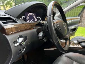 Черный Мерседес С 350 2013 в Вильнюс, объемом двигателя 2.99 л и пробегом 280 тыс. км за 10500 €, фото 46 на AUTOMOTO.COM.LV