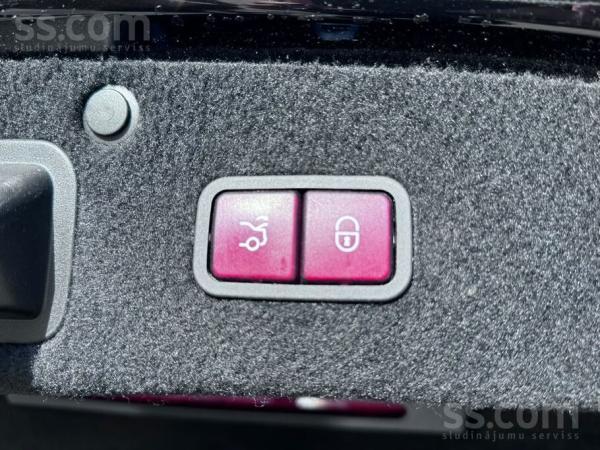 Black Mercedes-Benz S 350 2013 in Riga, with an engine capacity of 3.00 L and mileage of 225 thousand km for 24500 €, photo 10 on AUTOMOTO.COM.LV