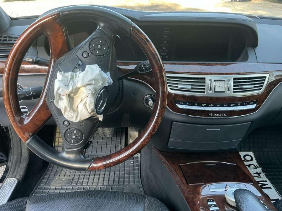 Melns Mercedes-Benz S 350 2013 Kaišiadorys, ar dzinēja tilpumu 2.99 L un nobraukumu 298 tūkst. km par 5555 €, foto 29 vietnē AUTOMOTO.COM.LV