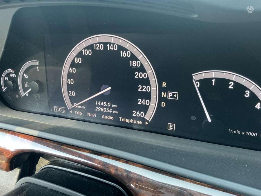 Melns Mercedes-Benz S 350 2013 Kaišiadorys, ar dzinēja tilpumu 2.99 L un nobraukumu 298 tūkst. km par 5555 €, foto 30 vietnē AUTOMOTO.COM.LV