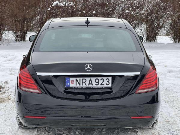 Black Mercedes-Benz S 350 2014 in Vilnius, with an engine capacity of 2.99 L and mileage of 317 thousand km for 17900 €, photo 5 on AUTOMOTO.COM.LV