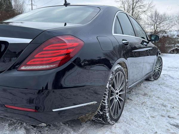 Black Mercedes-Benz S 350 2014 in Vilnius, with an engine capacity of 2.99 L and mileage of 317 thousand km for 17900 €, photo 7 on AUTOMOTO.COM.LV