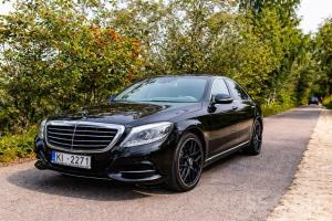 Черный Мерседес С 350 2014 в Рига, объемом двигателя 3.00 л и пробегом 240 тыс. км за 22500 €, фото  на AUTOMOTO.COM.LV