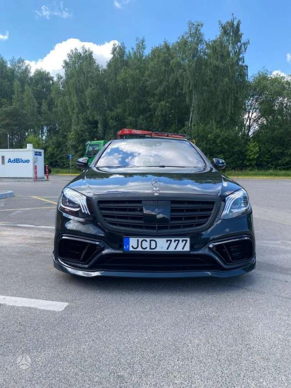 Черный Мерседес С 350 2014 в Вильнюс, объемом двигателя 2.99 л и пробегом 285 тыс. км за 28500 €, фото 1 на AUTOMOTO.COM.LV