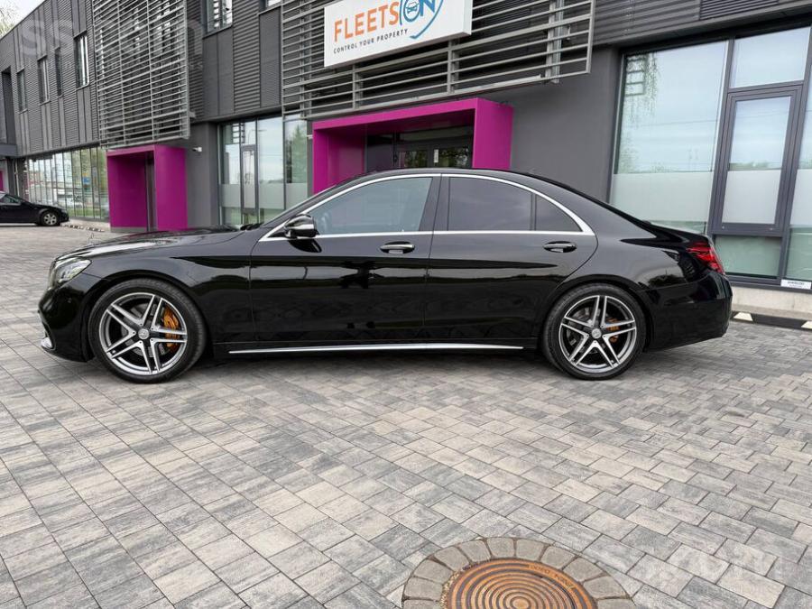 Black Mercedes-Benz S 350 2014 in Riga, with an engine capacity of 3.00 L and mileage of 180 thousand km for 36900 €, photo 4 on AUTOMOTO.COM.LV