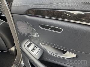 Black Mercedes-Benz S 350 2014 in Riga, with an engine capacity of 3.00 L and mileage of 184 thousand km for 25990 €, photo 10 on AUTOMOTO.COM.LV