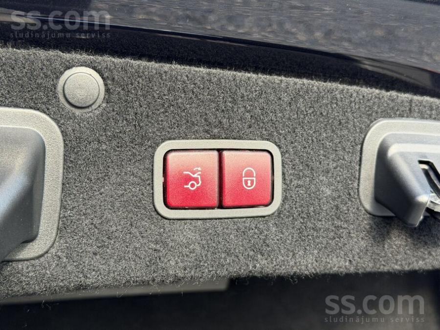 Black Mercedes-Benz S 350 2014 in Riga, with an engine capacity of 3.00 L and mileage of 184 thousand km for 25990 €, photo 21 on AUTOMOTO.COM.LV