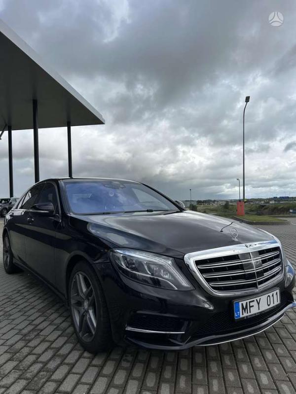Black Mercedes-Benz S 350 2014 in Klaipeda, with an engine capacity of 2.99 L and mileage of 299 thousand km for 22500 €, photo 4 on AUTOMOTO.COM.LV