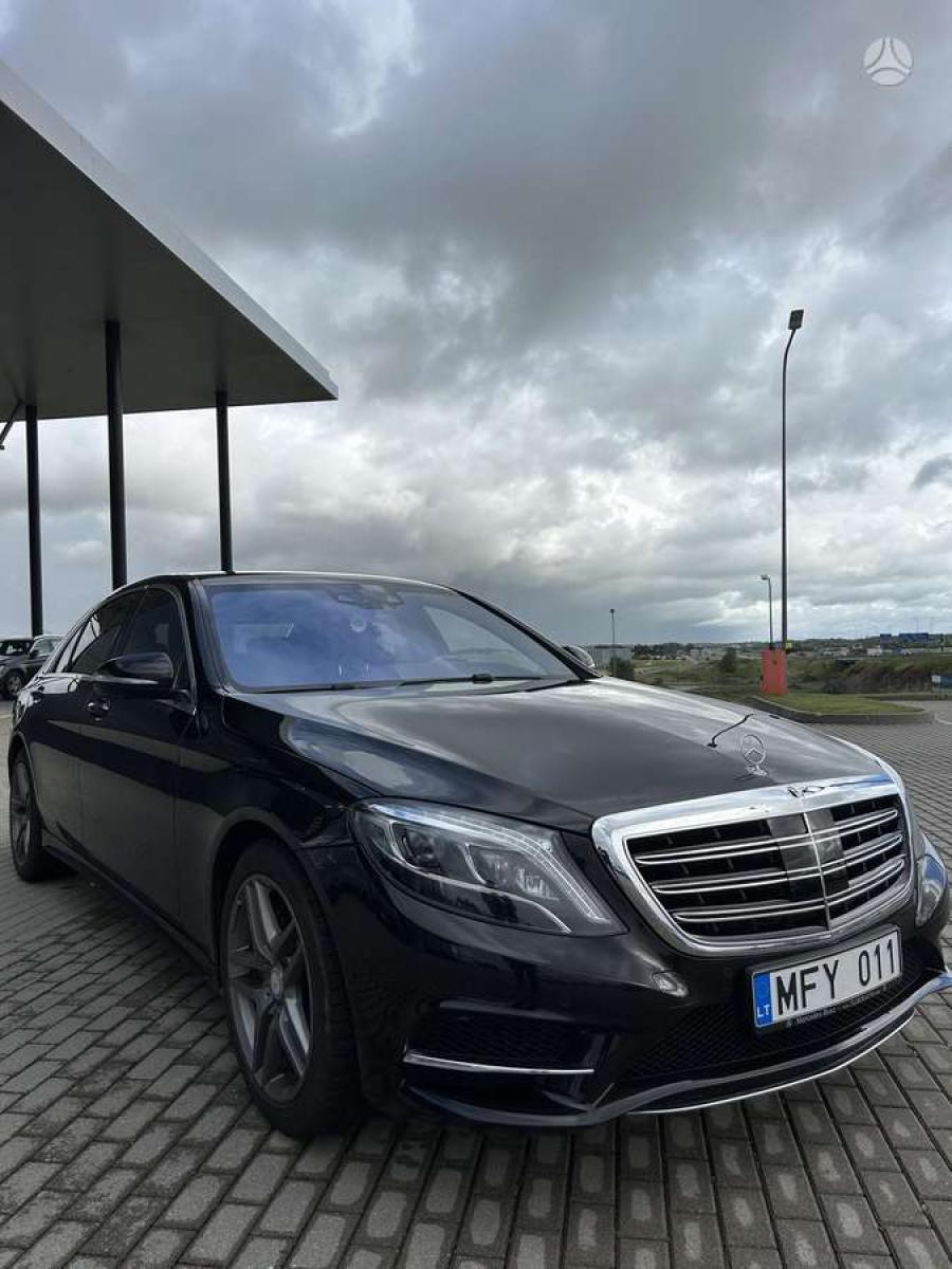 Black Mercedes-Benz S 350 2014 in Klaipeda, with an engine capacity of 2.99 L and mileage of 299 thousand km for 22500 €, photo 4 on AUTOMOTO.COM.LV