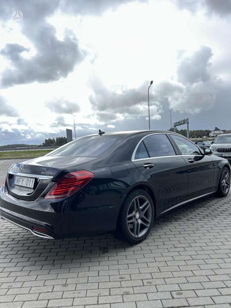 Black Mercedes-Benz S 350 2014 in Klaipeda, with an engine capacity of 2.99 L and mileage of 299 thousand km for 22500 €, photo 6 on AUTOMOTO.COM.LV