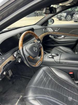 Black Mercedes-Benz S 350 2014 in Klaipeda, with an engine capacity of 2.99 L and mileage of 299 thousand km for 22500 €, photo 12 on AUTOMOTO.COM.LV